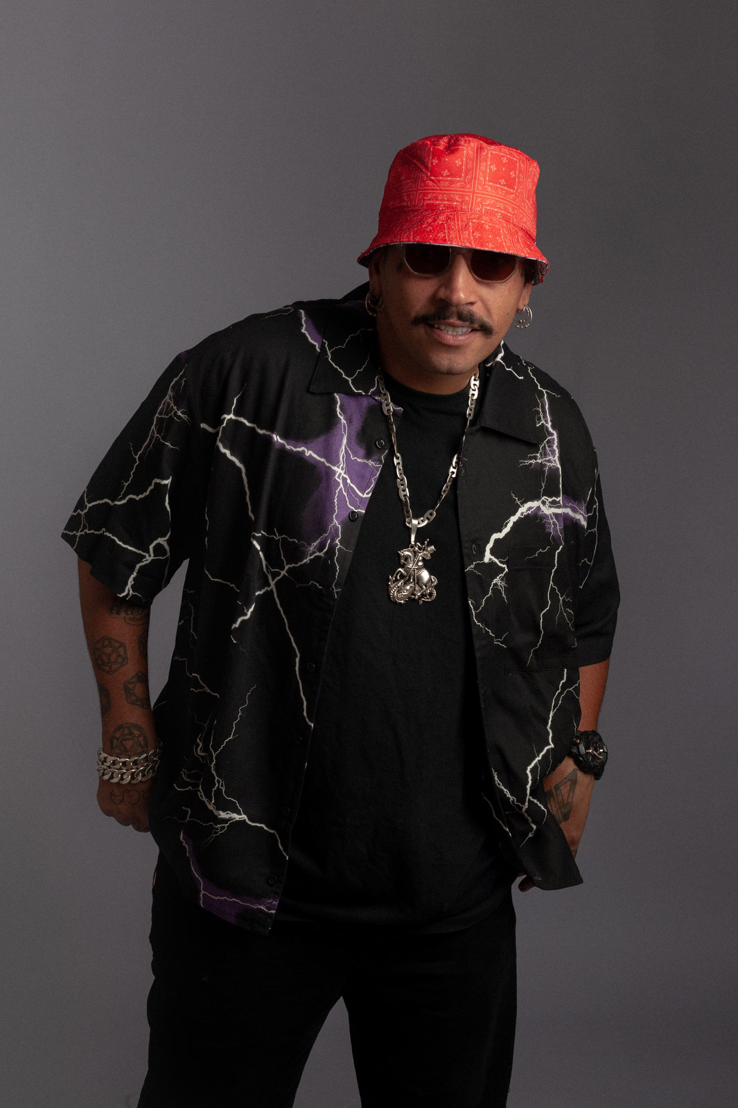 O aclamado rapper FBC se apresenta na Birosca do Conic nesta quinta no ...